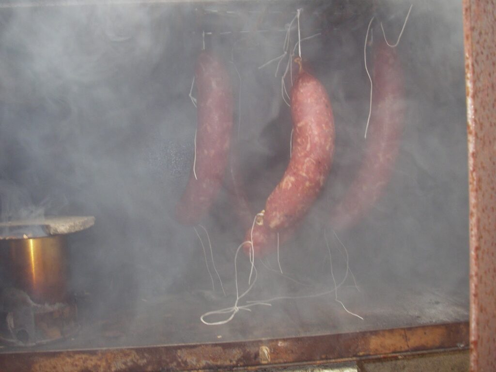 Saucisson à l'ail fumé - La charcuterie maison